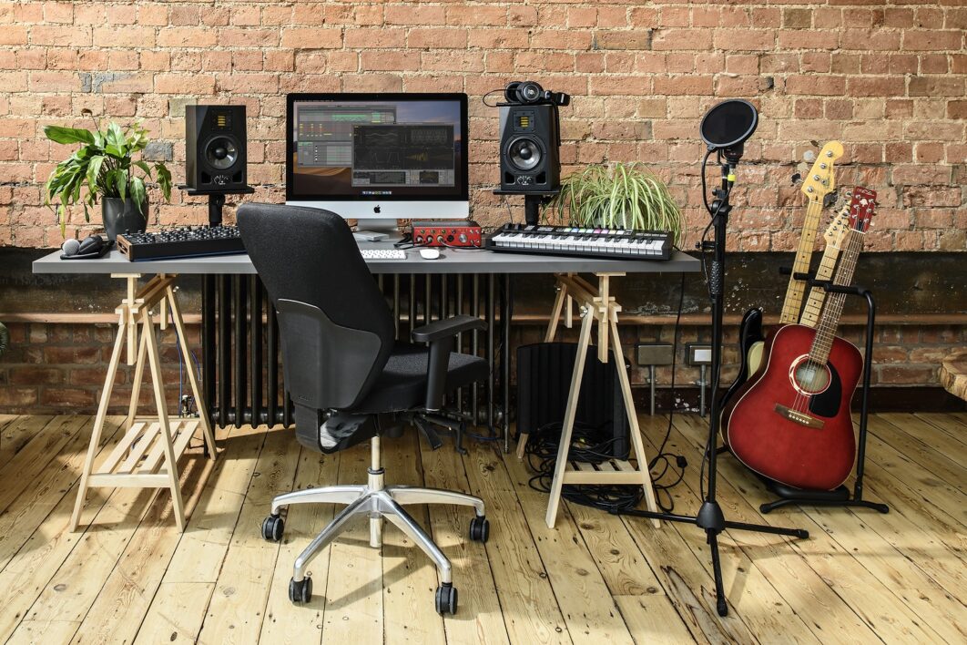 A Beginners' Guide to Microphones - ADAM Audio Blog
