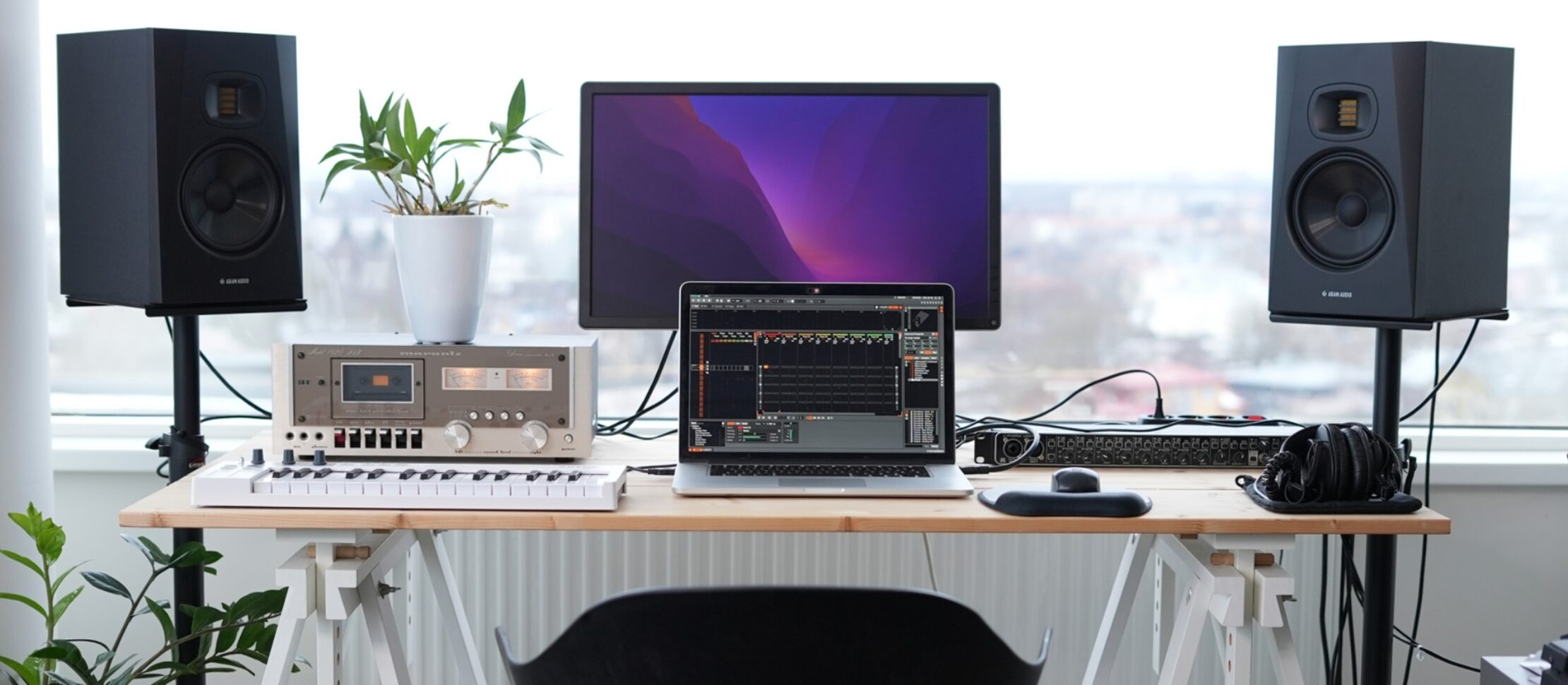 ADAM Audio [Bog] - How to position studio monitors in your room