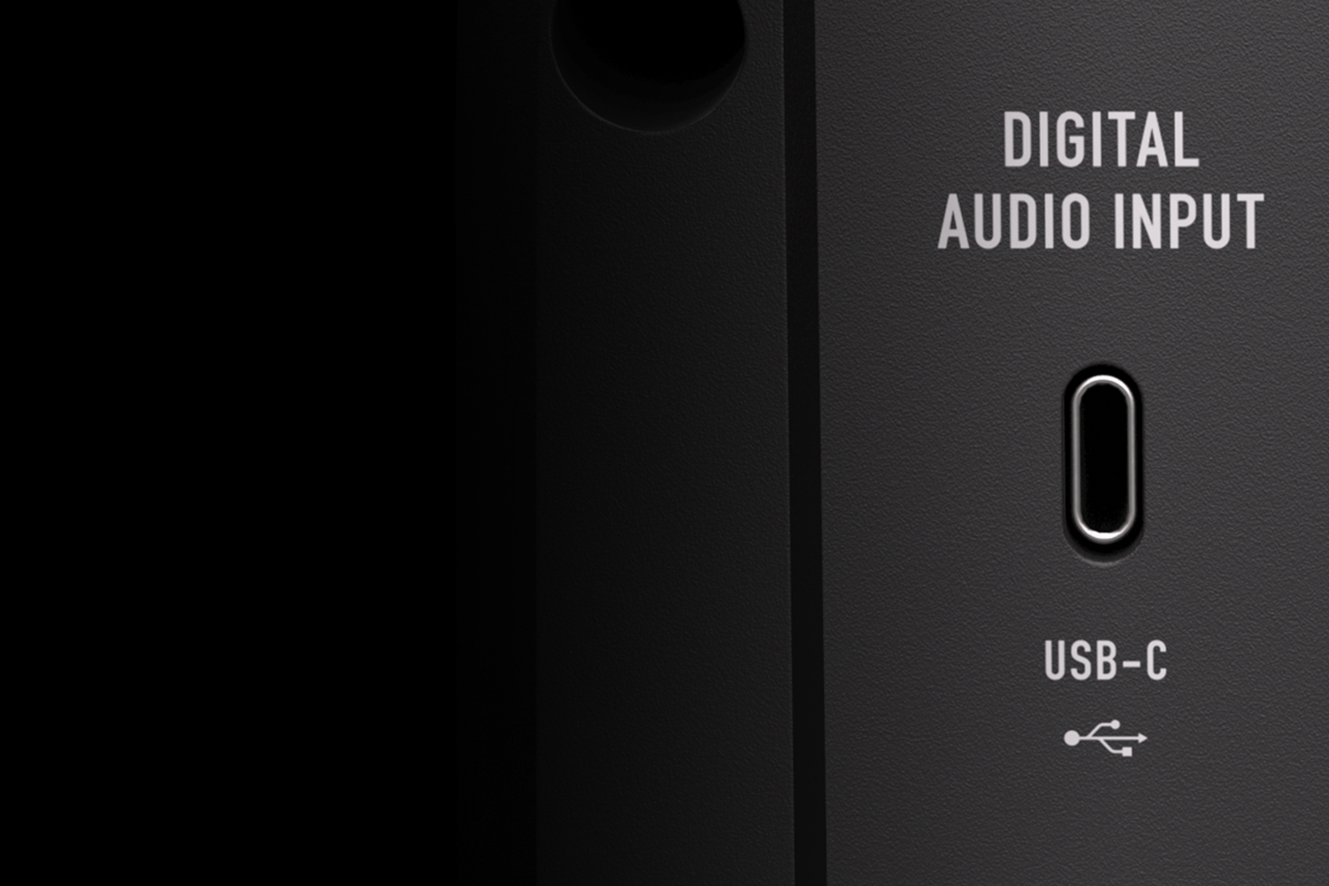 ADAM Audio - Port USB-C et entrées analogiques symétriques